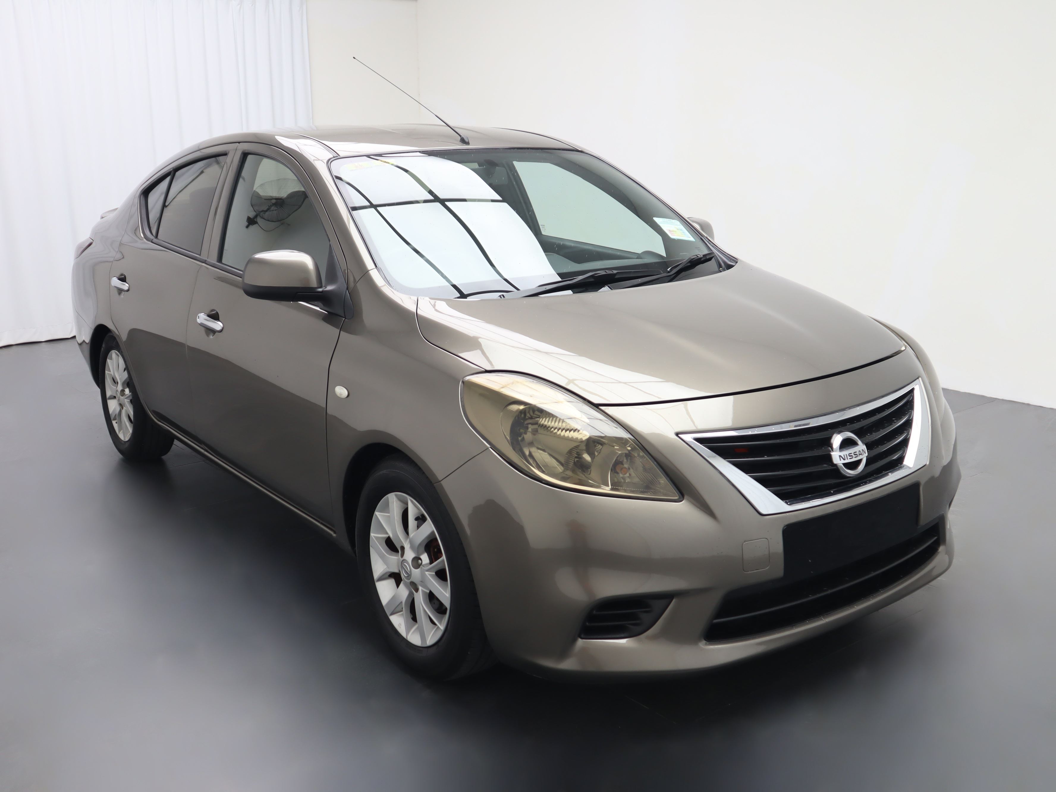Nissan Almera 15 2014 Auto Images And Specification Nissan Almera Tino